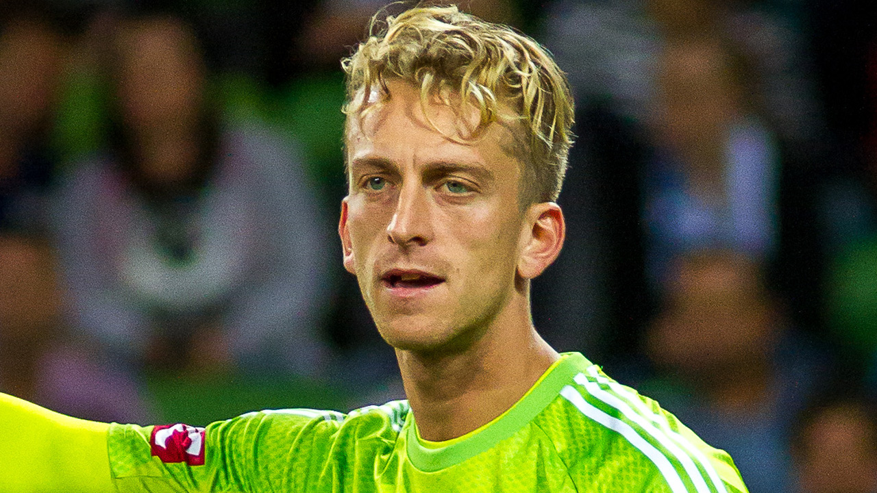 Tiểu Sử Lawrence Thomas - Thủ Môn Xuất Sắc Của Bóng Đá Úc